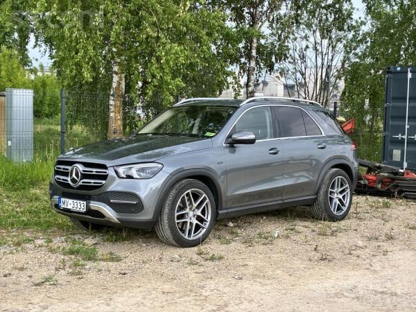 Pelēks Mercedes-Benz GLE 350 2021 Rīga, ar dzinēja tilpumu 2.00 L un nobraukumu 240 tūkst. km par 35250 €, foto 1 vietnē AUTOMOTO.COM.LV