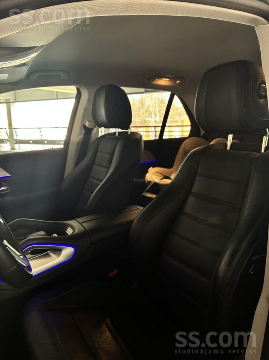 Pelēks Mercedes-Benz GLE 350 2021 Rīga, ar dzinēja tilpumu 2.00 L un nobraukumu 240 tūkst. km par 35250 €, foto 7 vietnē AUTOMOTO.COM.LV