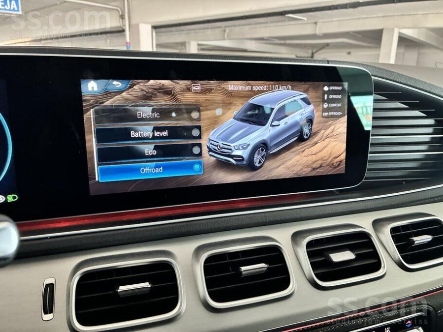 Pelēks Mercedes-Benz GLE 350 2021 Rīga, ar dzinēja tilpumu 2.00 L un nobraukumu 240 tūkst. km par 35250 €, foto 14 vietnē AUTOMOTO.COM.LV