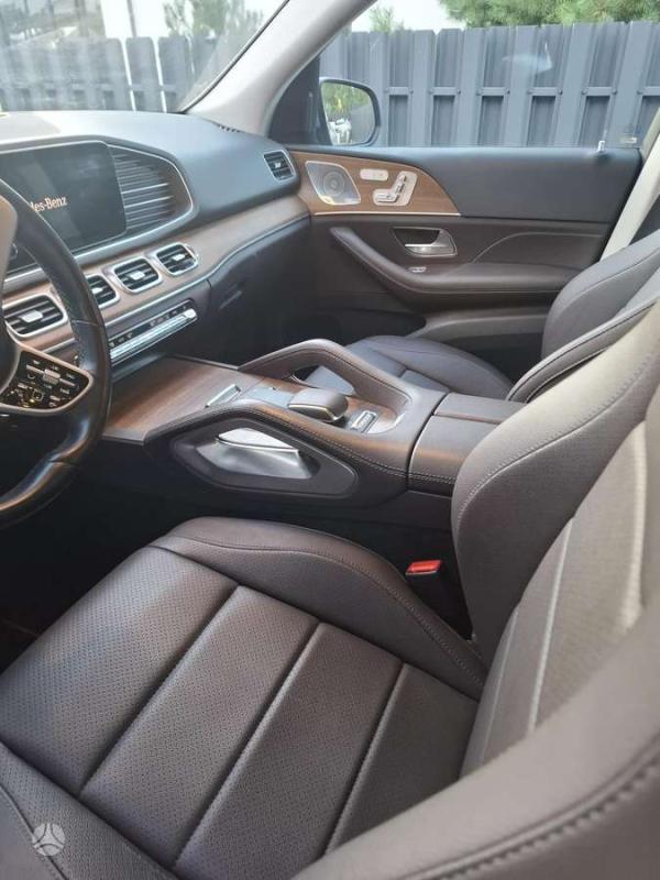 Grey Mercedes-Benz GLE 350 2021 in Vilnius, with an engine capacity of 2.93 L and mileage of 40 thousand km for 58000 €, photo 1 on AUTOMOTO.COM.LV