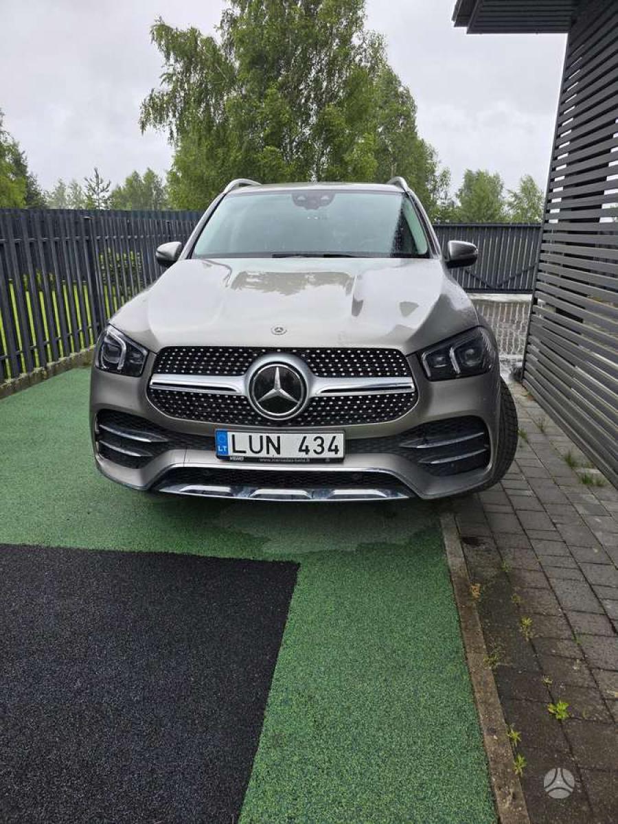 Grey Mercedes-Benz GLE 350 2021 in Vilnius, with an engine capacity of 2.93 L and mileage of 40 thousand km for 58000 €, photo 4 on AUTOMOTO.COM.LV