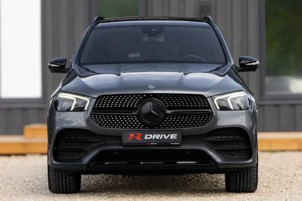 Grey Mercedes-Benz GLE 350 2021 in Jelgava, with an engine capacity of 0.00 L and mileage of 179 thousand km for 46900 €, photo 3 on AUTOMOTO.COM.LV