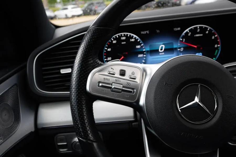 Pelēks Mercedes-Benz GLE 350 2021 Jelgava, ar dzinēja tilpumu 0.00 L un nobraukumu 179 tūkst. km par 46900 €, foto 27 vietnē AUTOMOTO.COM.LV