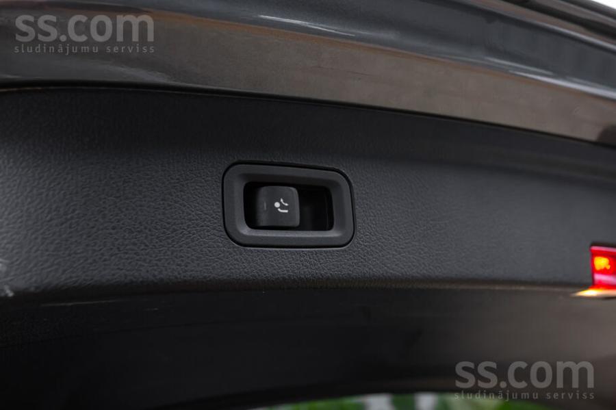 Pelēks Mercedes-Benz GLE 350 2021 Jelgava, ar dzinēja tilpumu 2.00 L un nobraukumu 179 tūkst. km par 46900 €, foto 33 vietnē AUTOMOTO.COM.LV