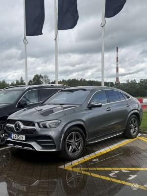 Grey Mercedes-Benz GLE 350 2021 in Vilnius, with an engine capacity of 1.99 L and mileage of 33 thousand km for 62800 €, photo 1 on AUTOMOTO.COM.LV