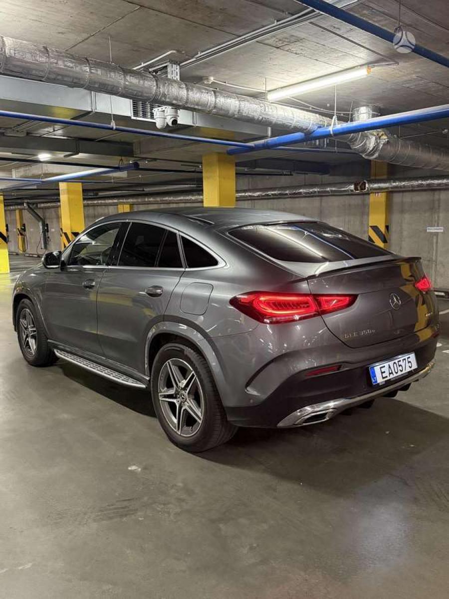 Grey Mercedes-Benz GLE 350 2021 in Vilnius, with an engine capacity of 1.99 L and mileage of 33 thousand km for 62800 €, photo 3 on AUTOMOTO.COM.LV