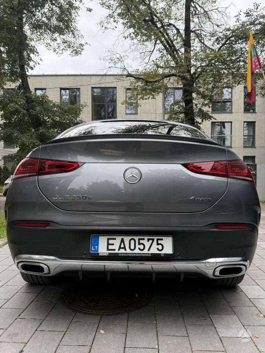 Grey Mercedes-Benz GLE 350 2021 in Vilnius, with an engine capacity of 1.99 L and mileage of 33 thousand km for 62800 €, photo 10 on AUTOMOTO.COM.LV