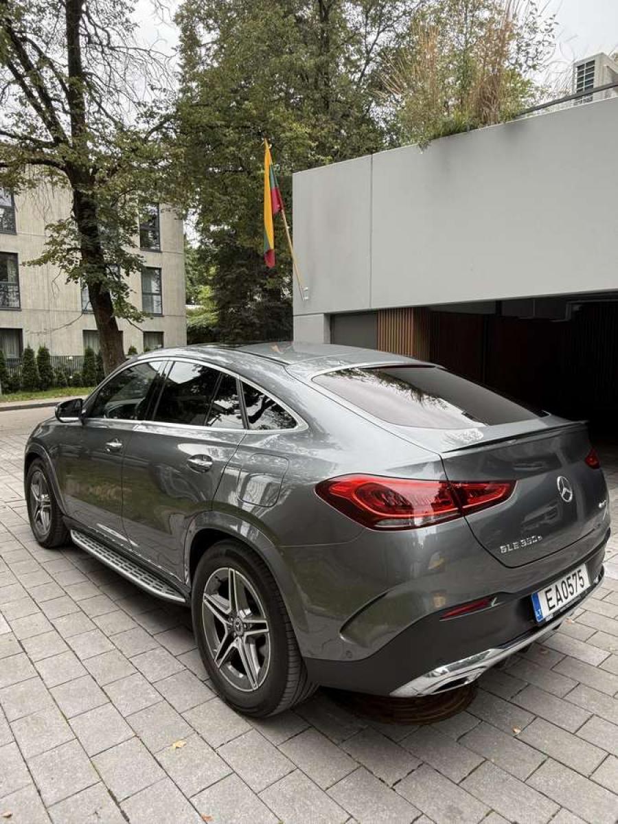 Grey Mercedes-Benz GLE 350 2021 in Vilnius, with an engine capacity of 1.99 L and mileage of 33 thousand km for 62800 €, photo 14 on AUTOMOTO.COM.LV