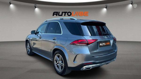 Grey Mercedes-Benz GLE 350 2022 in Vilnius, with an engine capacity of 1.95 L and mileage of 134 thousand km for 48888 €, photo 4 on AUTOMOTO.COM.LV