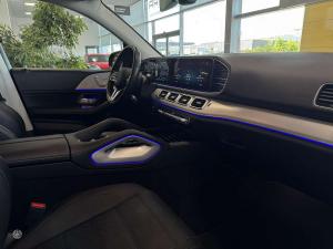 Pelēks Mercedes-Benz GLE 350 2022 Viļņa, ar dzinēja tilpumu 1.95 L un nobraukumu 134 tūkst. km par 48888 €, foto 25 vietnē AUTOMOTO.COM.LV
