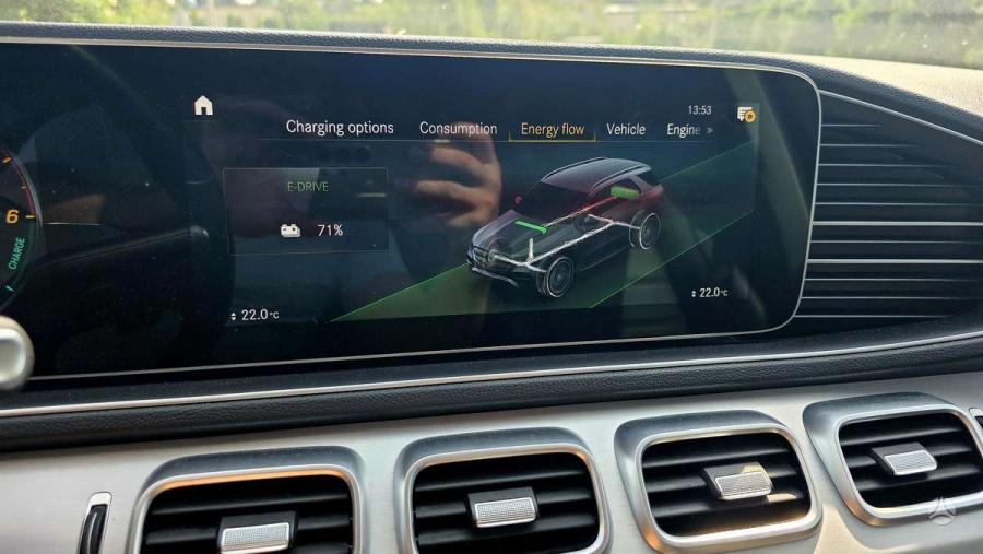 Grey Mercedes-Benz GLE 350 2022 in Vilnius, with an engine capacity of 1.95 L and mileage of 100 thousand km for 49650 €, photo 18 on AUTOMOTO.COM.LV