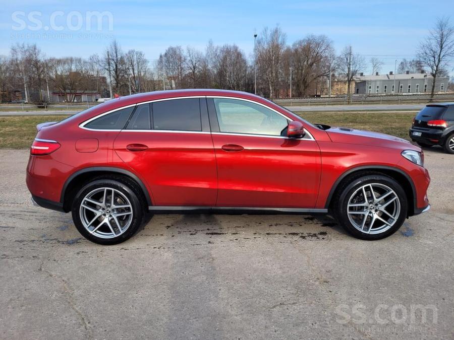 Красный Мерседес ГЛE 350 2018 в Рига, объемом двигателя 3.00 л и пробегом 79 тыс. км за 35000 €, фото 5 на AUTOMOTO.COM.LV