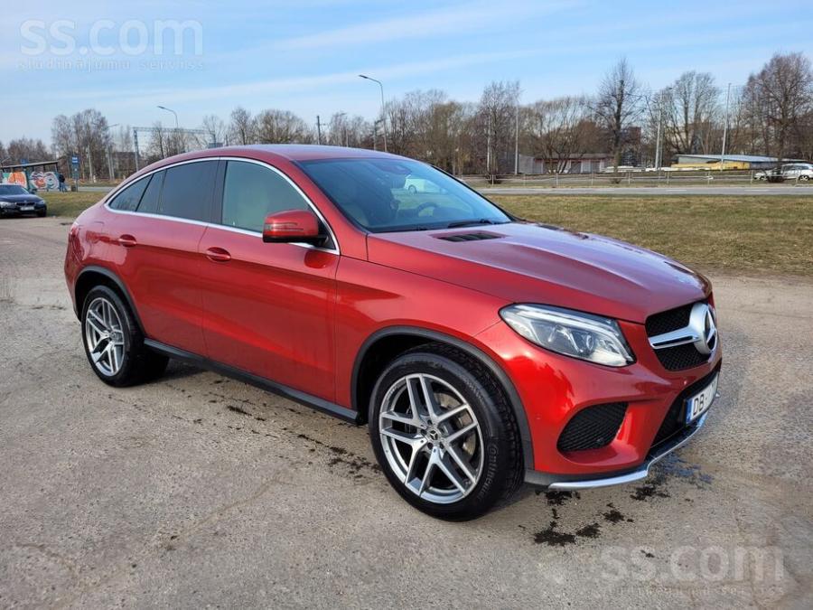 Красный Мерседес ГЛE 350 2018 в Рига, объемом двигателя 3.00 л и пробегом 79 тыс. км за 35000 €, фото 7 на AUTOMOTO.COM.LV