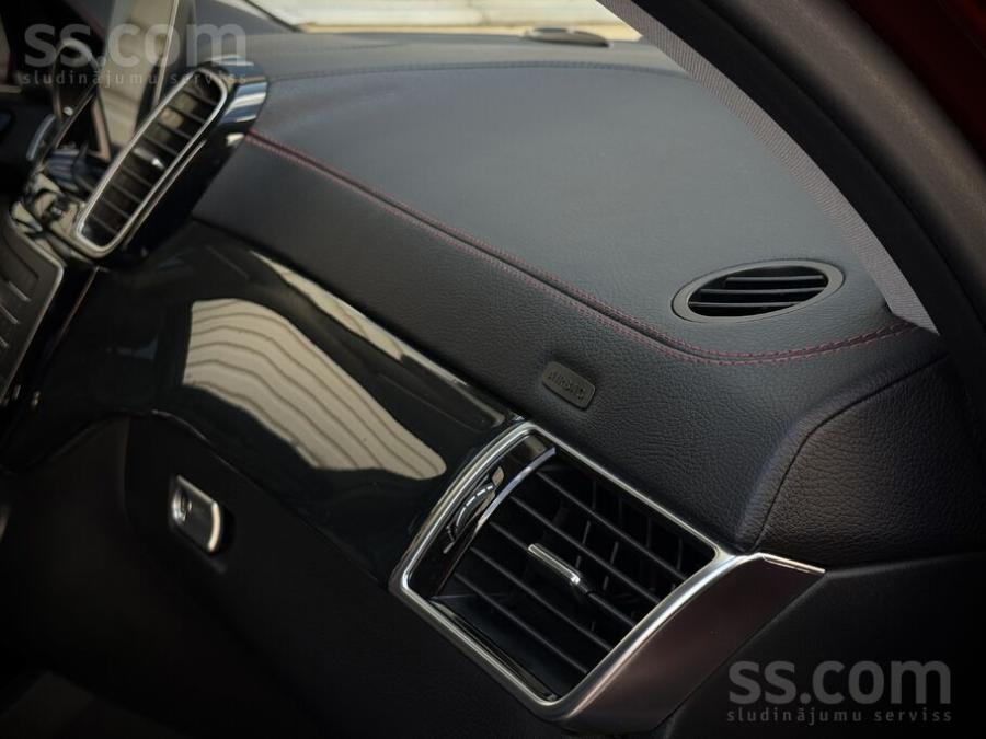 Red Mercedes-Benz GLE 350 2016 in Tukums, with an engine capacity of 3.00 L and mileage of 156 thousand km for 35990 €, photo 12 on AUTOMOTO.COM.LV