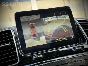 Red Mercedes-Benz GLE 350 2016 in Tukums, with an engine capacity of 3.00 L and mileage of 156 thousand km for 35990 €, photo 18 on AUTOMOTO.COM.LV