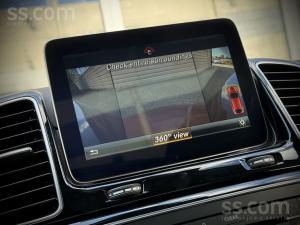 Red Mercedes-Benz GLE 350 2016 in Tukums, with an engine capacity of 3.00 L and mileage of 156 thousand km for 35990 €, photo 19 on AUTOMOTO.COM.LV