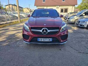 Sarkans Mercedes-Benz GLE 350 2016 Tauragė, ar dzinēja tilpumu 2.99 L un nobraukumu 257 tūkst. km par 23500 €, foto 3 vietnē AUTOMOTO.COM.LV