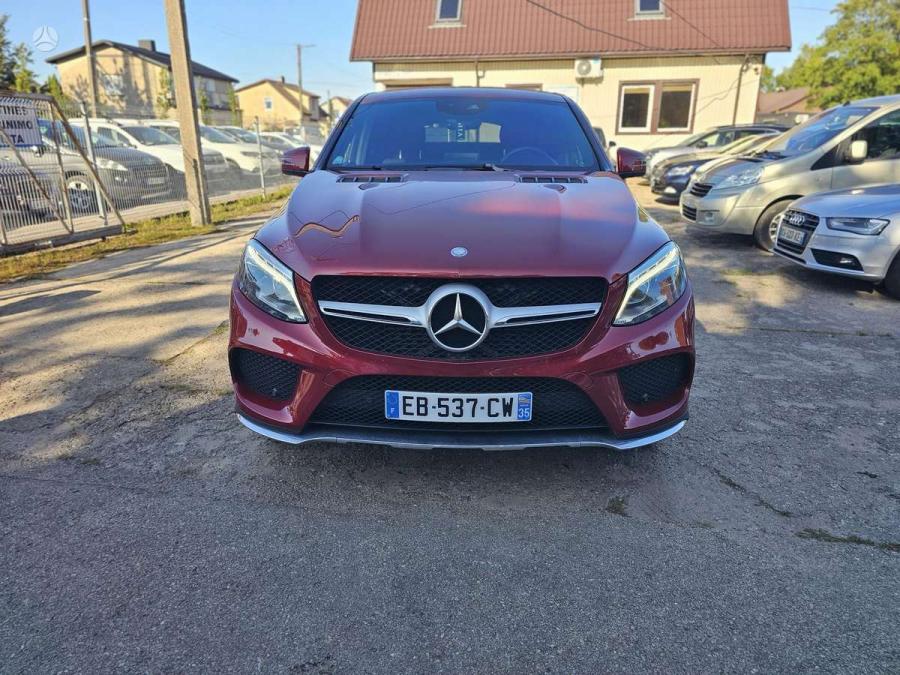 Sarkans Mercedes-Benz GLE 350 2016 Tauragė, ar dzinēja tilpumu 2.99 L un nobraukumu 257 tūkst. km par 23500 €, foto 3 vietnē AUTOMOTO.COM.LV