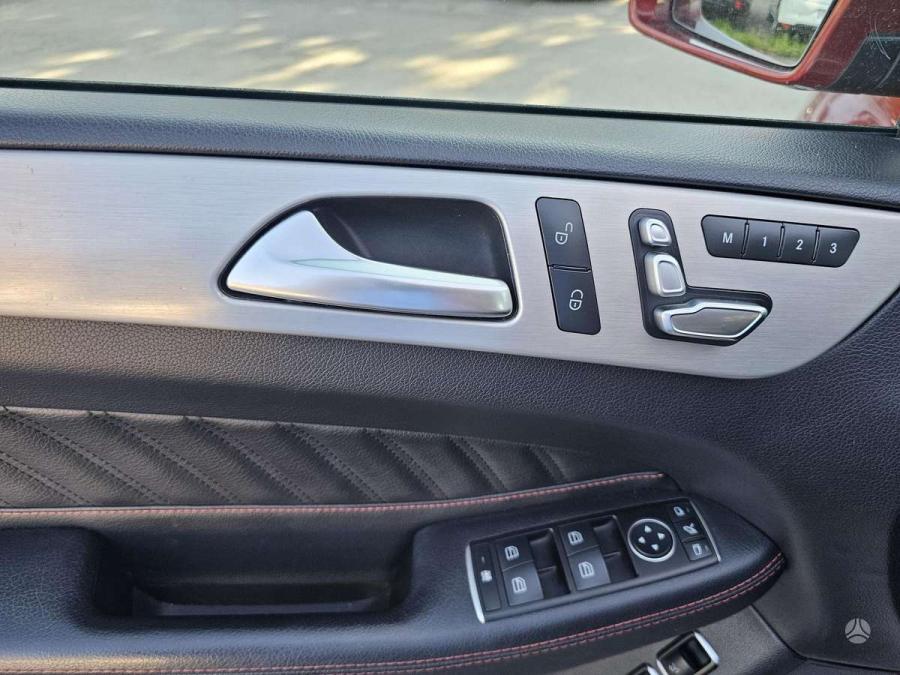Sarkans Mercedes-Benz GLE 350 2016 Tauragė, ar dzinēja tilpumu 2.99 L un nobraukumu 257 tūkst. km par 23500 €, foto 18 vietnē AUTOMOTO.COM.LV