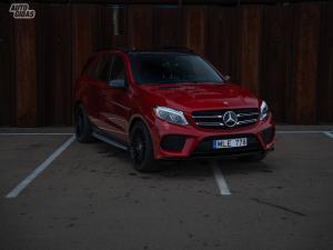 Красный Мерседес ГЛE 350 2016 в Каунас, объемом двигателя 3.50 л и пробегом 145 тыс. км за 23000 €, фото  на AUTOMOTO.COM.LV
