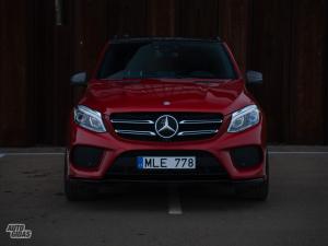 Красный Мерседес ГЛE 350 2016 в Каунас, объемом двигателя 3.50 л и пробегом 145 тыс. км за 23000 €, фото 3 на AUTOMOTO.COM.LV