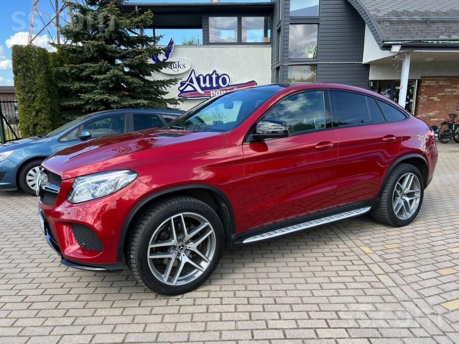 Red Mercedes-Benz GLE 350 2018 in Talsi, with an engine capacity of 3.00 L and mileage of 131 thousand km for 47970 €, photo 1 on AUTOMOTO.COM.LV