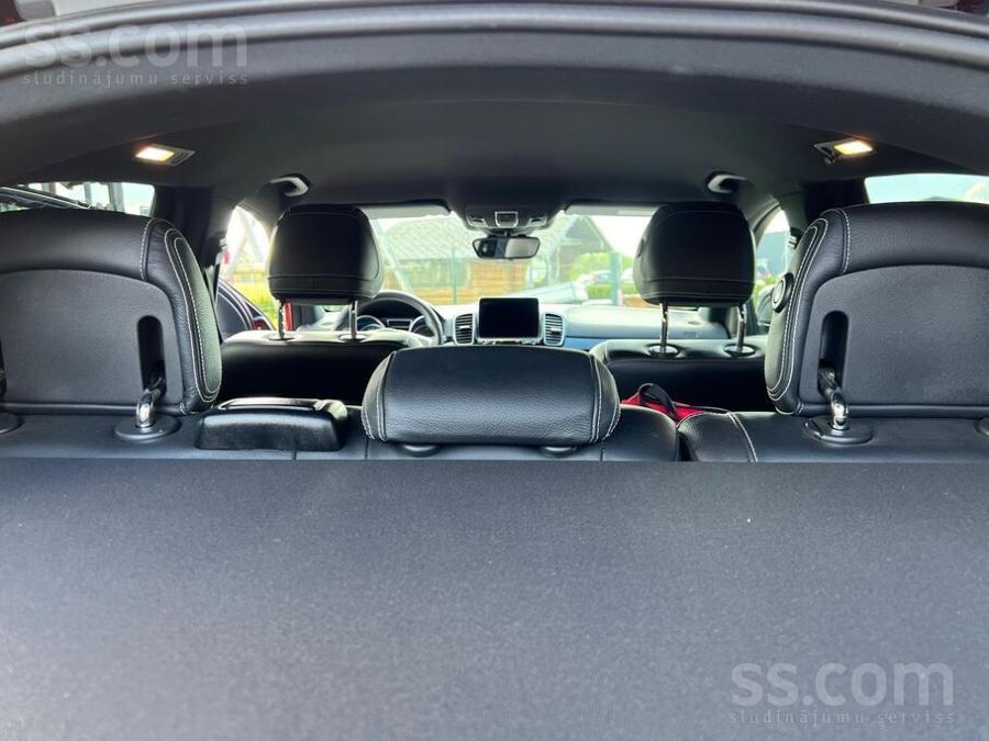 Red Mercedes-Benz GLE 350 2018 in Talsi, with an engine capacity of 3.00 L and mileage of 131 thousand km for 47970 €, photo 8 on AUTOMOTO.COM.LV