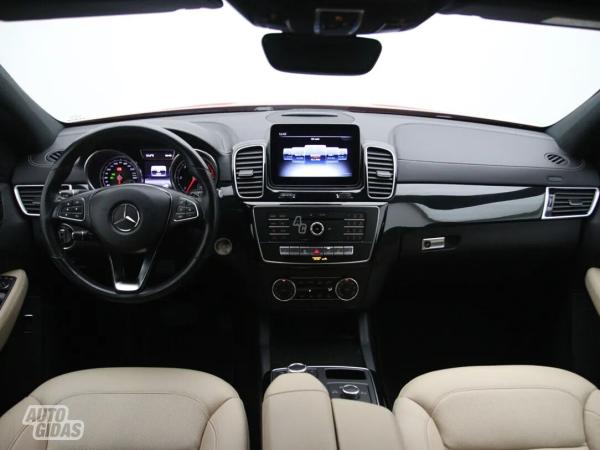 Red Mercedes-Benz GLE 350 2018 in Vilnius, with an engine capacity of 3.00 L and mileage of 81 thousand km for 35999 €, photo 2 on AUTOMOTO.COM.LV