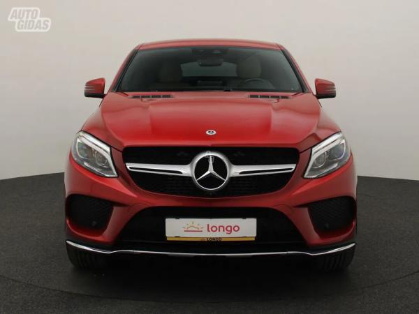 Red Mercedes-Benz GLE 350 2018 in Vilnius, with an engine capacity of 3.00 L and mileage of 81 thousand km for 35999 €, photo 3 on AUTOMOTO.COM.LV