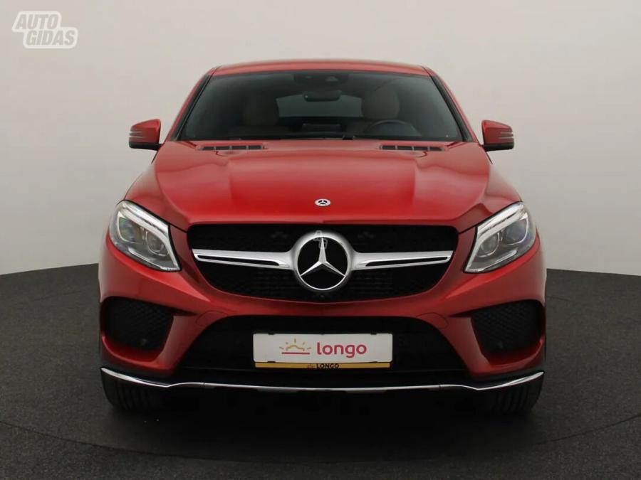 Красный Мерседес ГЛE 350 2018 в Вильнюс, объемом двигателя 3.00 л и пробегом 81 тыс. км за 35999 €, фото 4 на AUTOMOTO.COM.LV