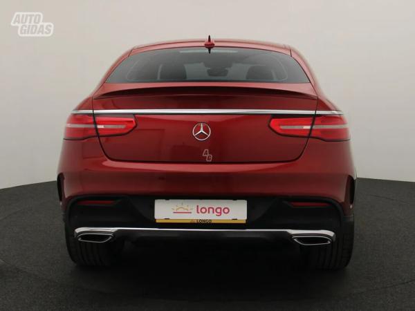 Red Mercedes-Benz GLE 350 2018 in Vilnius, with an engine capacity of 3.00 L and mileage of 81 thousand km for 35999 €, photo 5 on AUTOMOTO.COM.LV