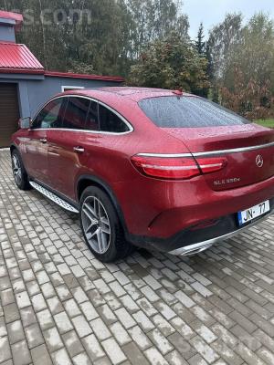 Красный Мерседес ГЛE 350 2018 в Резекне, объемом двигателя 3.00 л и пробегом 79 тыс. км за 40900 €, фото 7 на AUTOMOTO.COM.LV