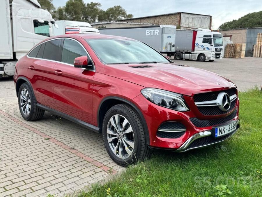 Sarkans Mercedes-Benz GLE 350 2019 Liepāja, ar dzinēja tilpumu 3.00 L un nobraukumu 95 tūkst. km par 45000 €, foto 1 vietnē AUTOMOTO.COM.LV