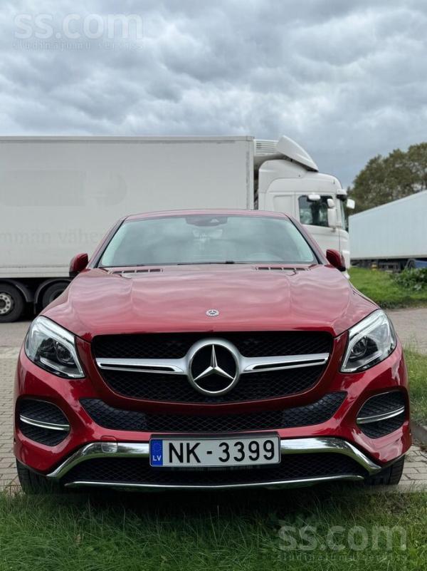 Red Mercedes-Benz GLE 350 2019 in Liepaja, with an engine capacity of 3.00 L and mileage of 95 thousand km for 45000 €, photo 6 on AUTOMOTO.COM.LV