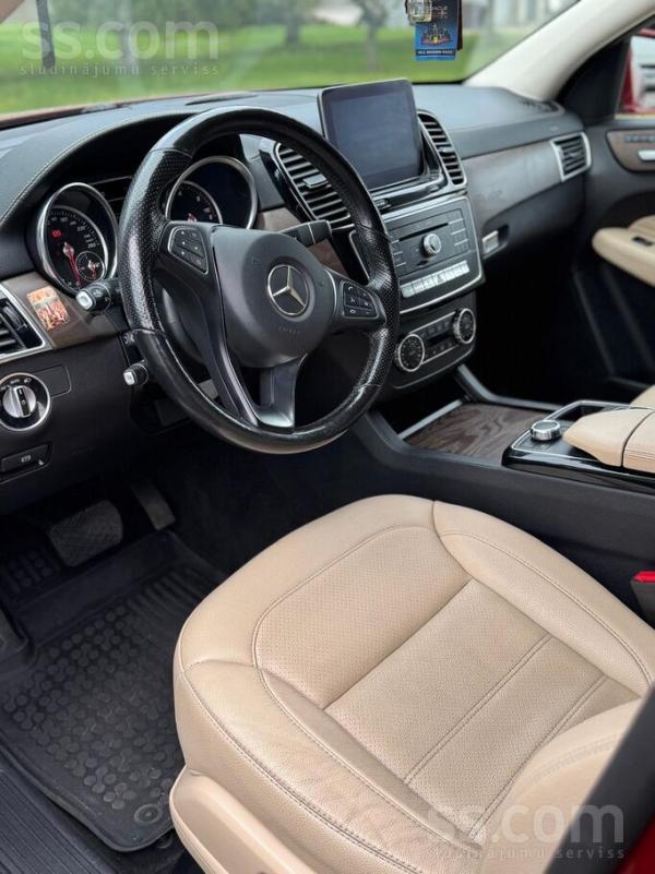 Red Mercedes-Benz GLE 350 2019 in Liepaja, with an engine capacity of 3.00 L and mileage of 95 thousand km for 45000 €, photo 7 on AUTOMOTO.COM.LV