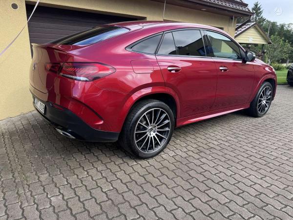 Red Mercedes-Benz GLE 350 2020 in Pasvalys, with an engine capacity of 2.93 L and mileage of 80 thousand km for 61000 €, photo 2 on AUTOMOTO.COM.LV