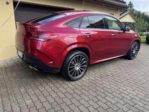 Red Mercedes-Benz GLE 350 2020 in Pasvalys, with an engine capacity of 2.93 L and mileage of 80 thousand km for 61000 €, photo 3 on AUTOMOTO.COM.LV