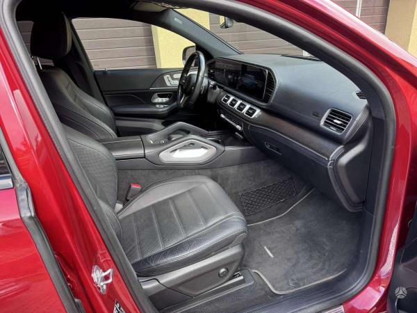 Red Mercedes-Benz GLE 350 2020 in Pasvalys, with an engine capacity of 2.93 L and mileage of 80 thousand km for 61000 €, photo 5 on AUTOMOTO.COM.LV