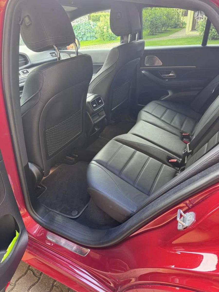 Red Mercedes-Benz GLE 350 2020 in Pasvalys, with an engine capacity of 2.93 L and mileage of 80 thousand km for 61000 €, photo 8 on AUTOMOTO.COM.LV