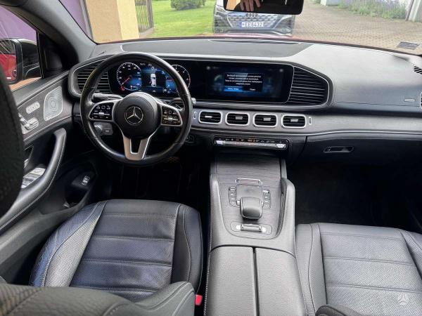 Red Mercedes-Benz GLE 350 2020 in Pasvalys, with an engine capacity of 2.93 L and mileage of 80 thousand km for 61000 €, photo 8 on AUTOMOTO.COM.LV