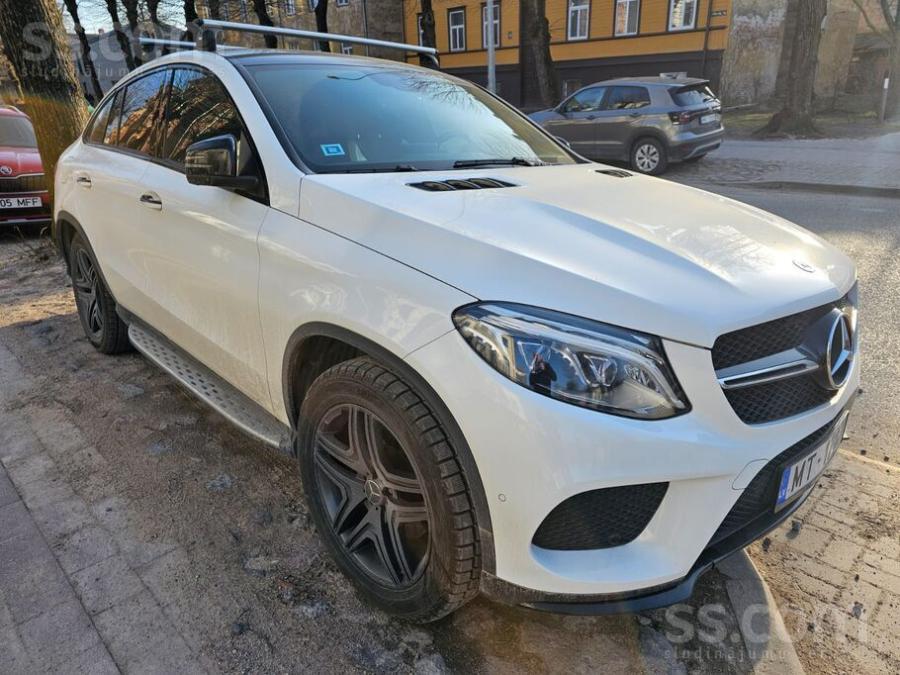 White Mercedes-Benz GLE 350 2015 in Liepaja, with an engine capacity of 3.00 L and mileage of 180 thousand km for 28000 €, photo 1 on AUTOMOTO.COM.LV