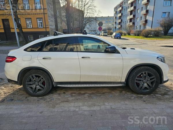 White Mercedes-Benz GLE 350 2015 in Liepaja, with an engine capacity of 3.00 L and mileage of 180 thousand km for 28000 €, photo 2 on AUTOMOTO.COM.LV