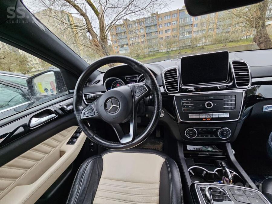 White Mercedes-Benz GLE 350 2015 in Liepaja, with an engine capacity of 3.00 L and mileage of 180 thousand km for 28000 €, photo 6 on AUTOMOTO.COM.LV