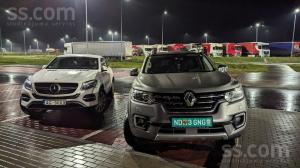 White Mercedes-Benz GLE 350 2016 in Cesis, with an engine capacity of 3.00 L and mileage of 216 thousand km for 28900 €, photo 11 on AUTOMOTO.COM.LV