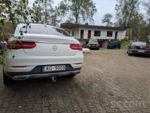 White Mercedes-Benz GLE 350 2016 in Cesis, with an engine capacity of 3.00 L and mileage of 216 thousand km for 28900 €, photo 12 on AUTOMOTO.COM.LV
