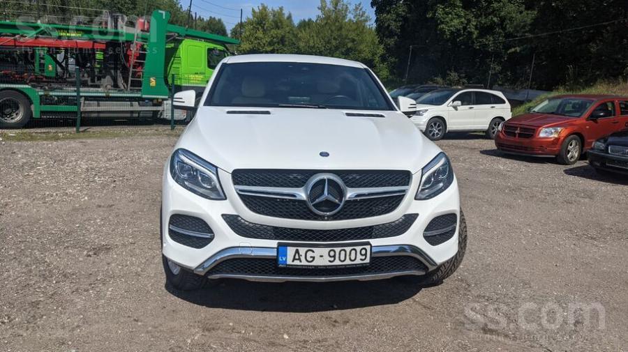 White Mercedes-Benz GLE 350 2016 in Cesis, with an engine capacity of 3.00 L and mileage of 216 thousand km for 28900 €, photo 15 on AUTOMOTO.COM.LV