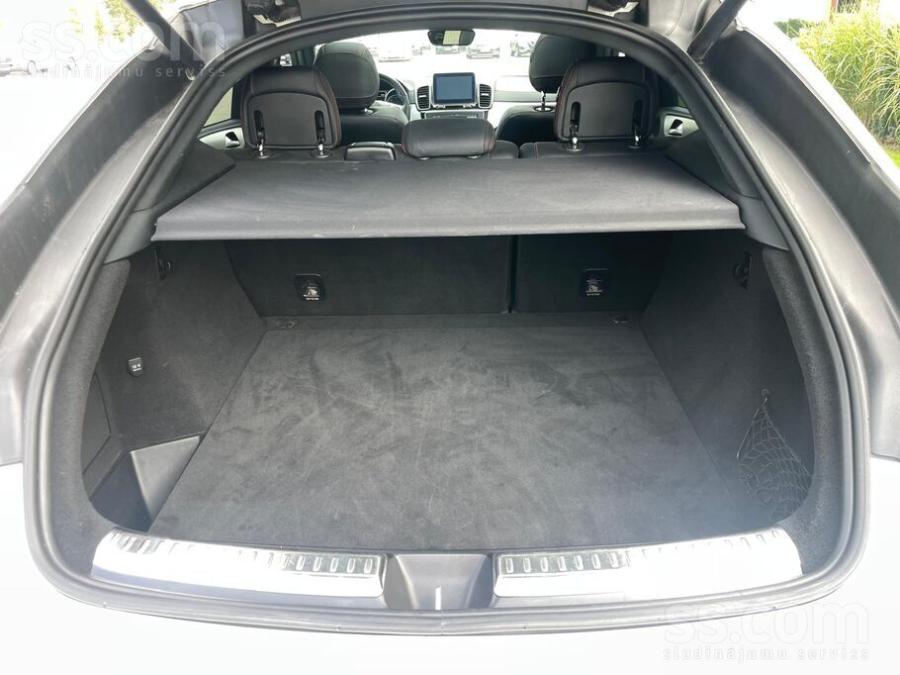 Balts Mercedes-Benz GLE 350 2016 Rīga, ar dzinēja tilpumu 3.00 L un nobraukumu 142 tūkst. km par 29900 €, foto 18 vietnē AUTOMOTO.COM.LV