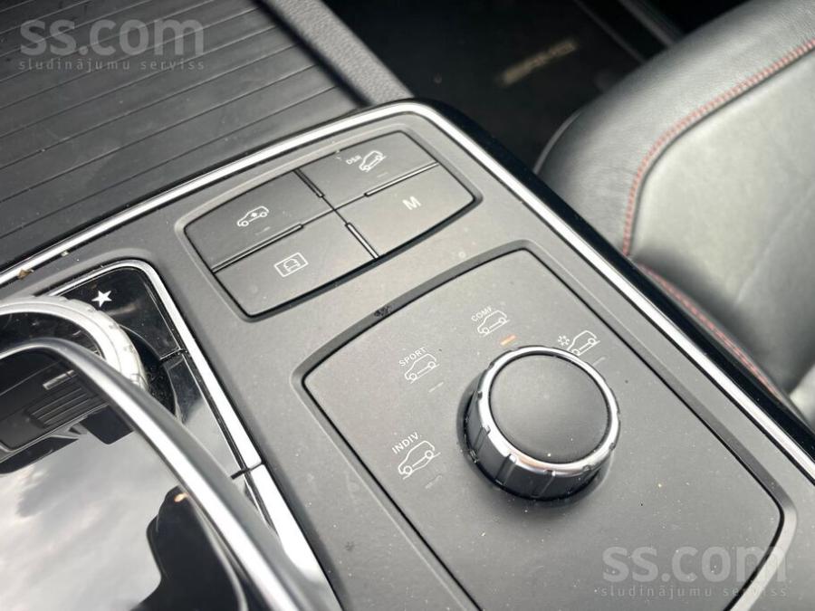 Balts Mercedes-Benz GLE 350 2016 Rīga, ar dzinēja tilpumu 3.00 L un nobraukumu 142 tūkst. km par 29900 €, foto 26 vietnē AUTOMOTO.COM.LV