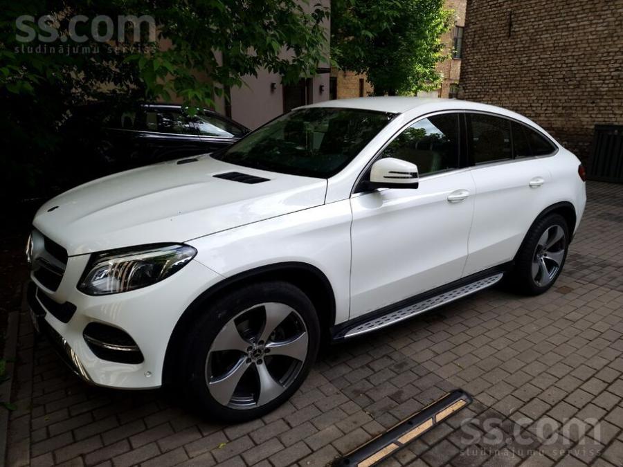 Белый Мерседес ГЛE 350 2018 в Рига, объемом двигателя 3.00 л и пробегом 139 тыс. км за 27200 €, фото 1 на AUTOMOTO.COM.LV
