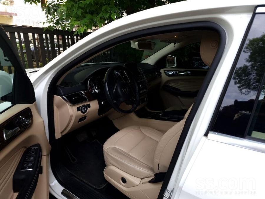 Белый Мерседес ГЛE 350 2018 в Рига, объемом двигателя 3.00 л и пробегом 139 тыс. км за 27200 €, фото 3 на AUTOMOTO.COM.LV